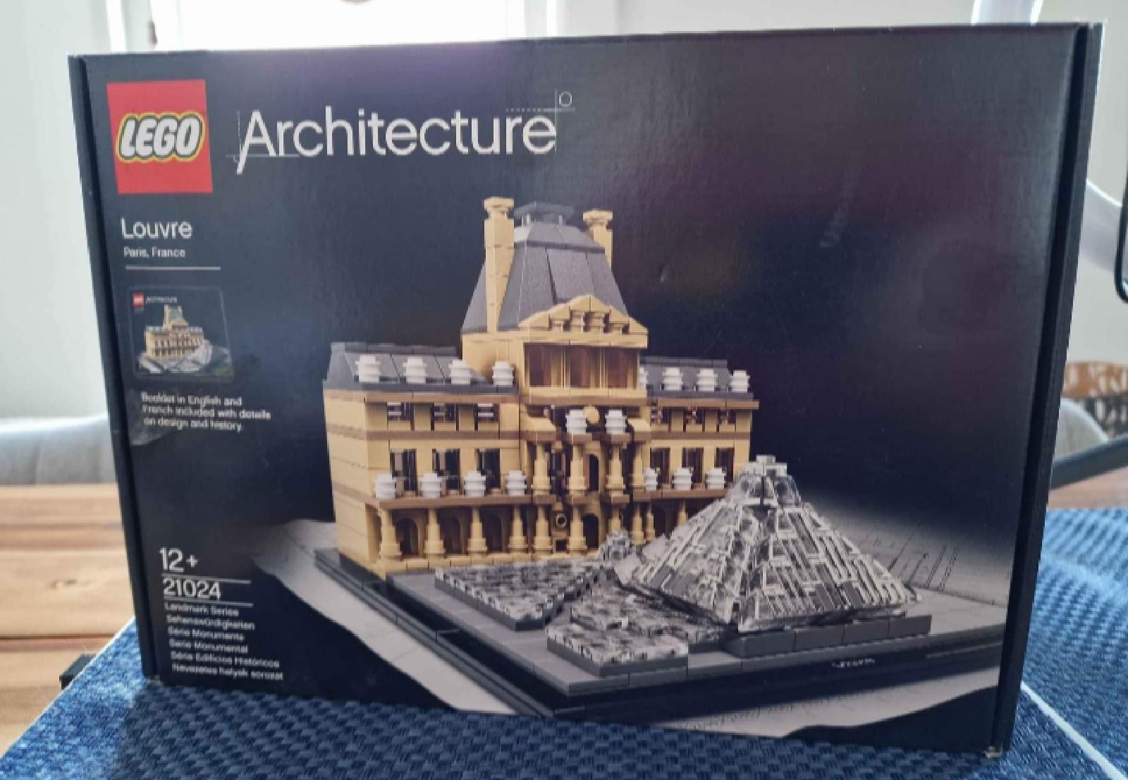 Lego architecture Louvre