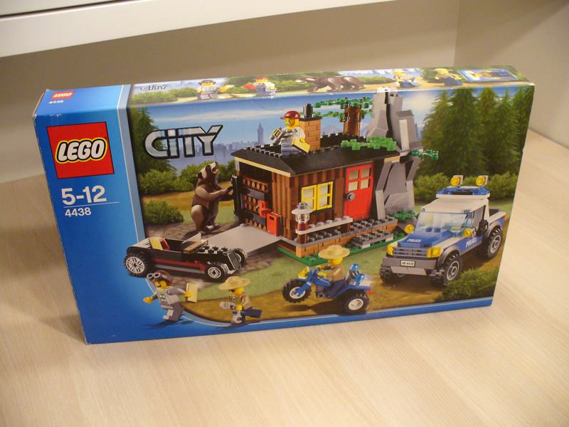 Lego City 4438 - Robbers Hideout