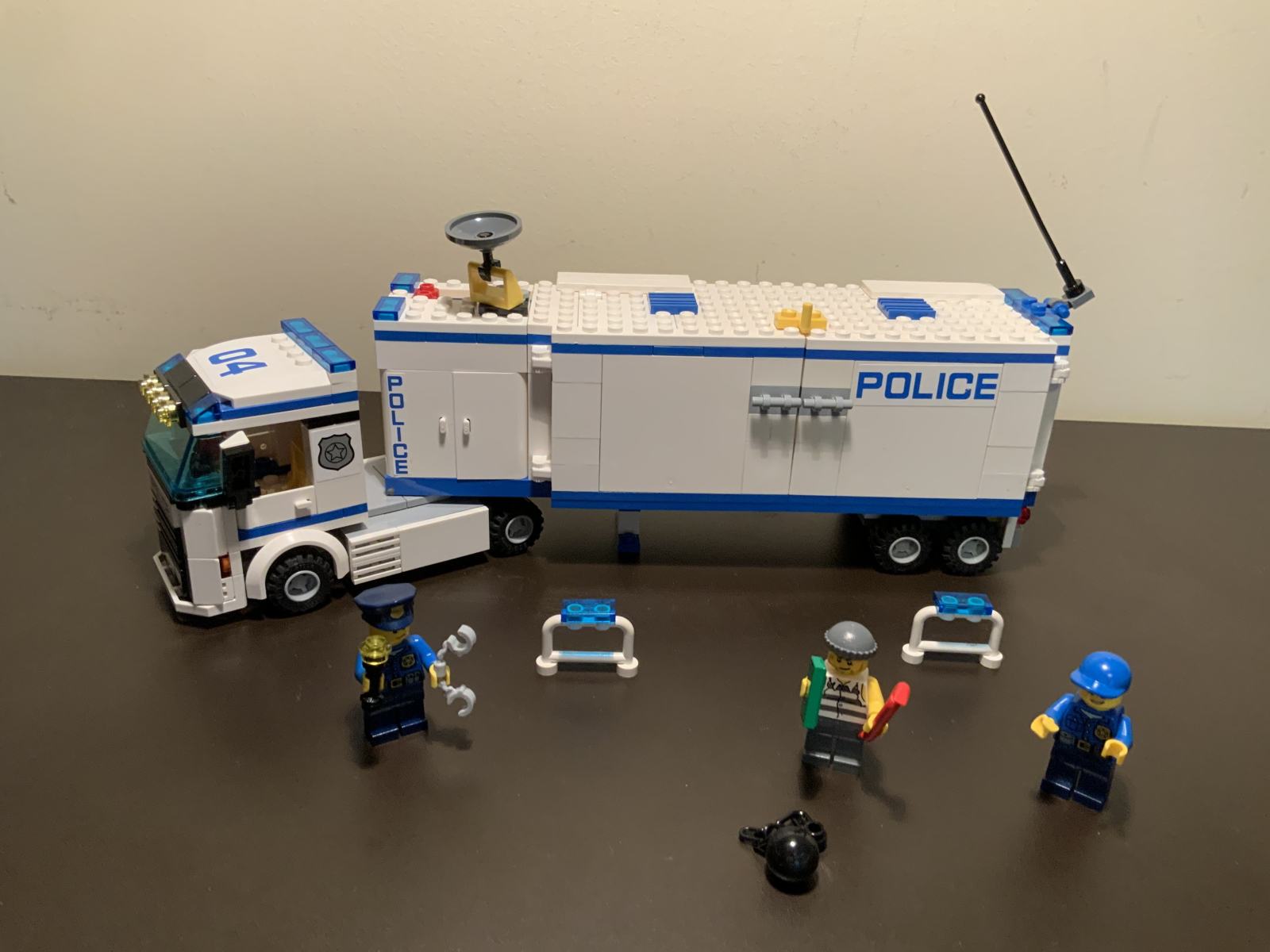 LEGO City Mobile Police Unit ( 60044 )