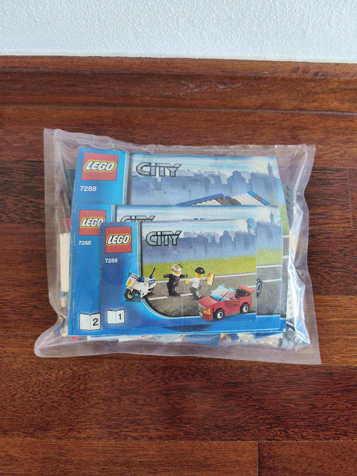 LEGO City Mobile Police Unit | #7288