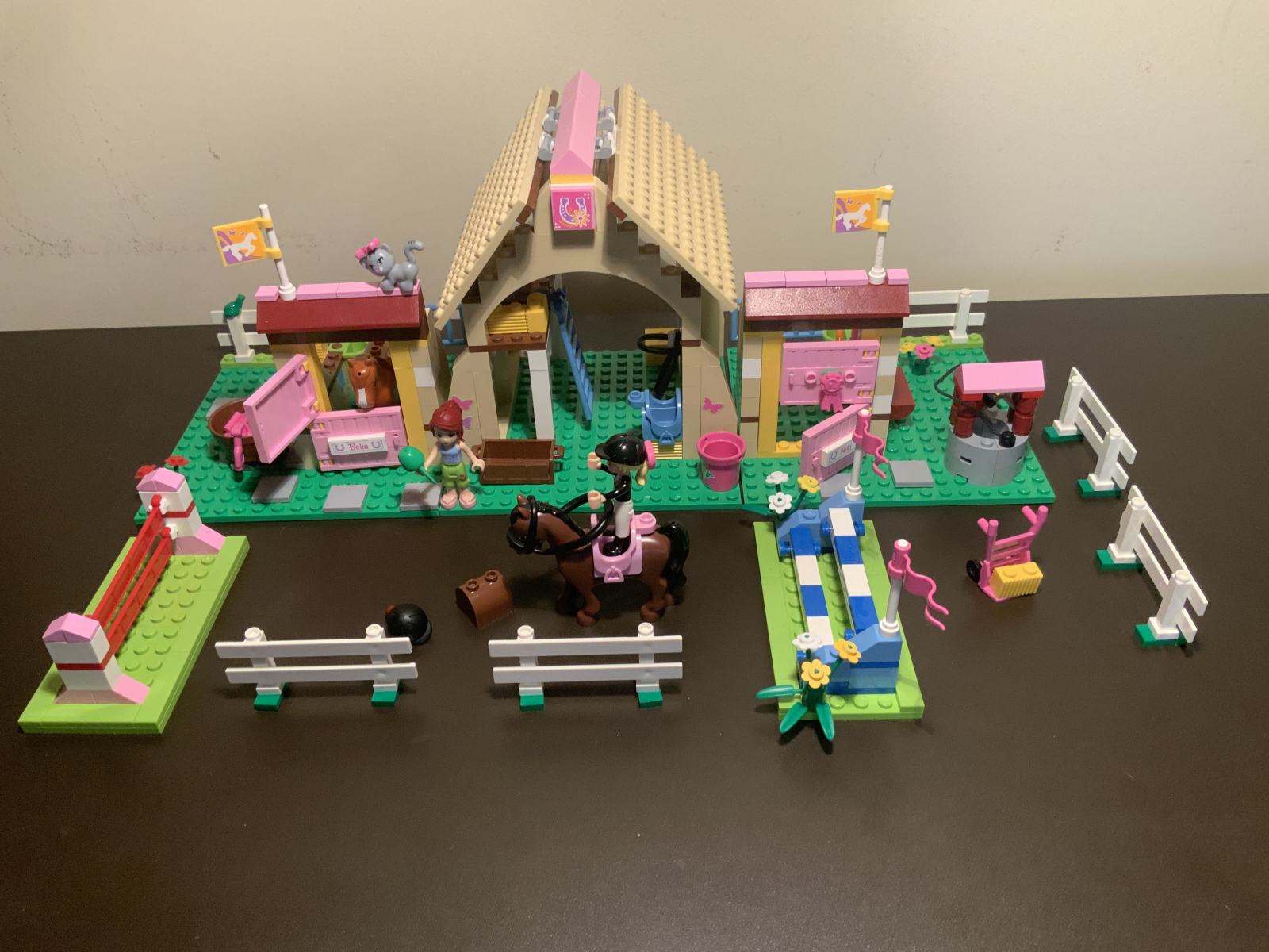 Lego Friends Heartlake Stables ( 3189 )