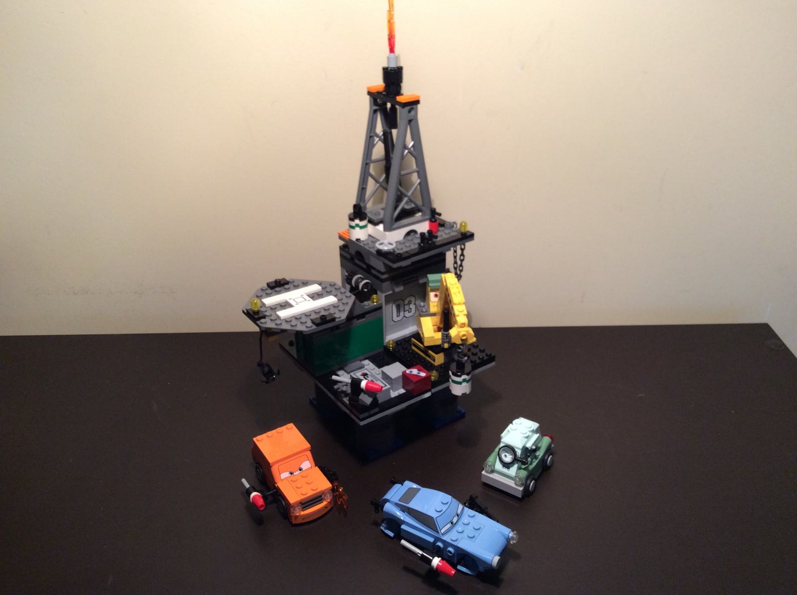 LEGO Pixar Cars: Oil Rig Escape ( 9486 )