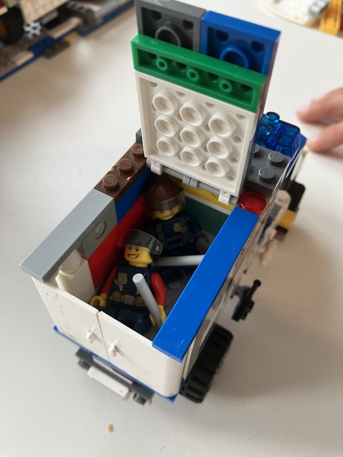 LEGO policijska postaja by Tomach