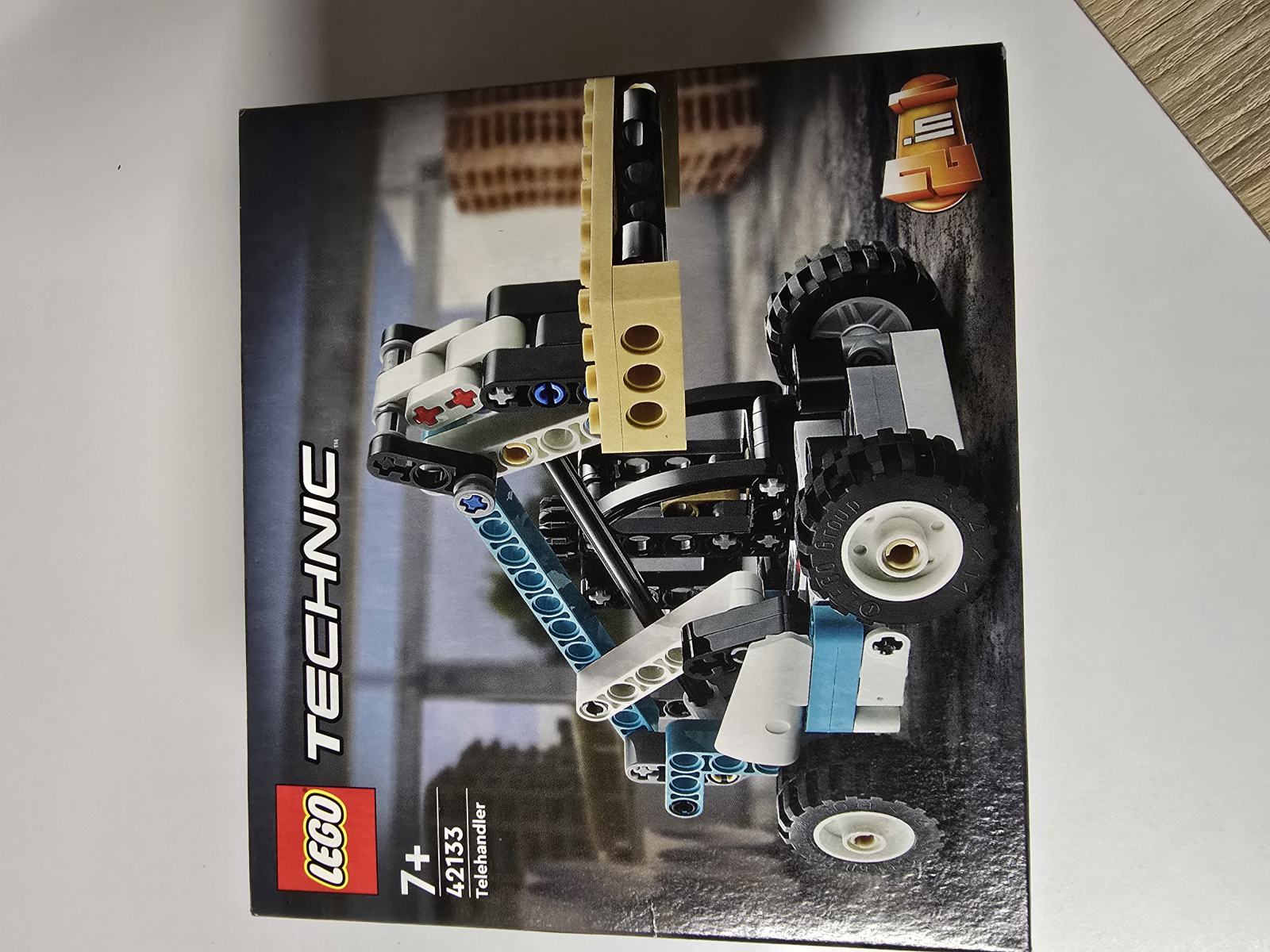 Lego set 42133