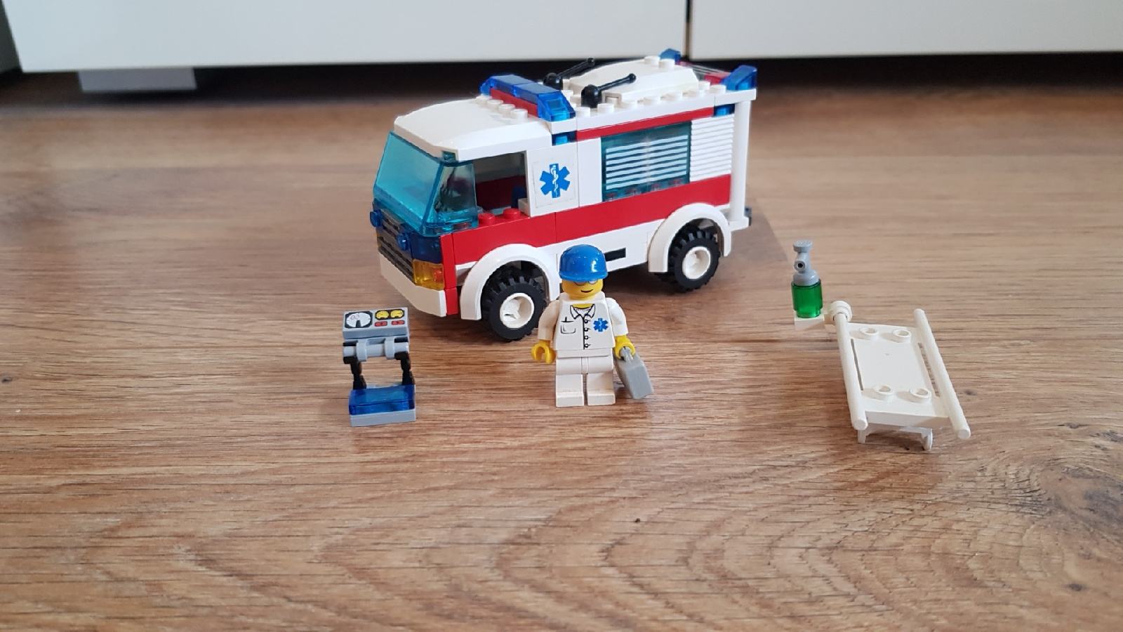 LEGO SET 7890-1 - Ambulance