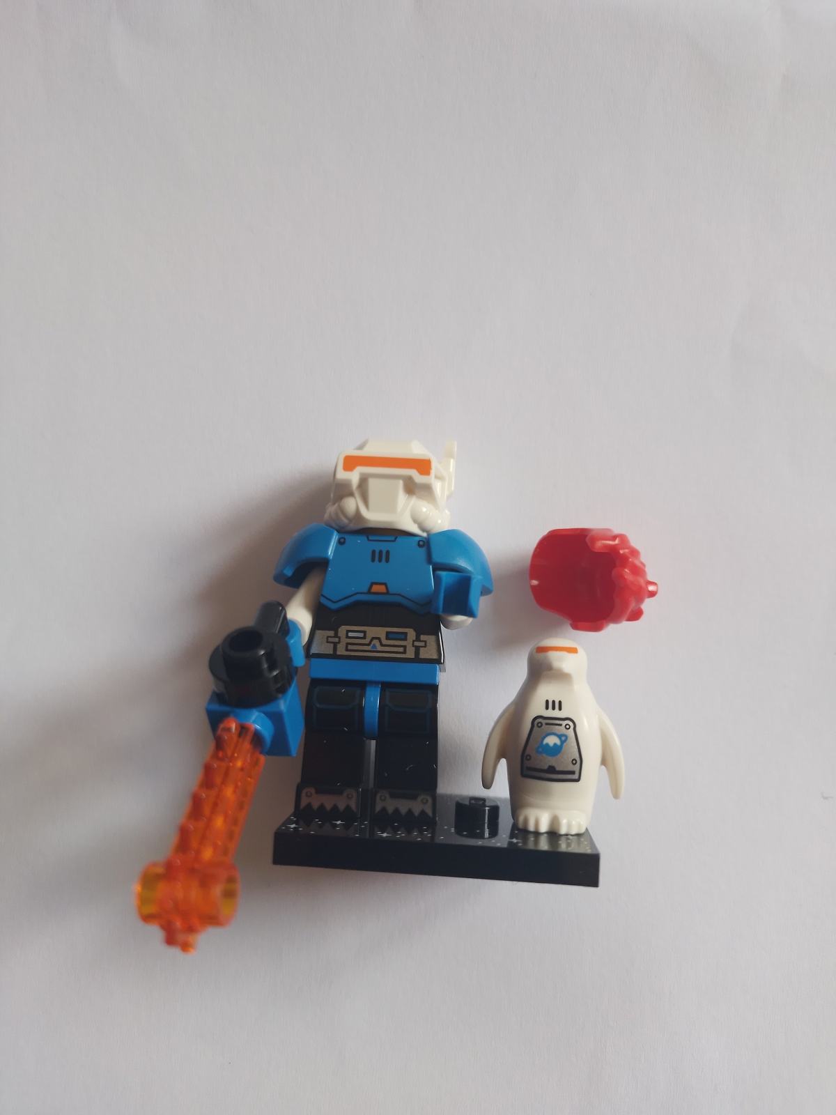 Lego 71046 Space CMF series 26 Ice Planet Explorer