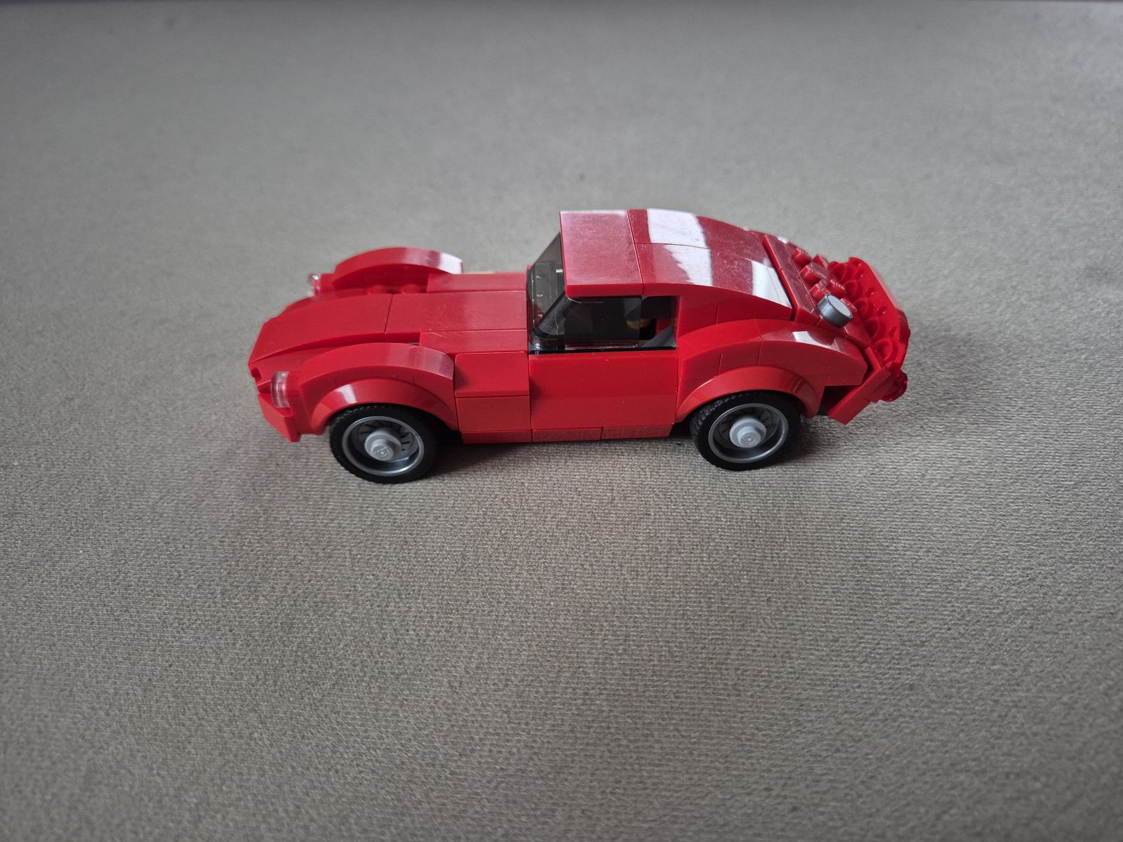 Lego Speed Champions Ferrari 250 GTO i Ferrari 312 T4 iz seta 75889