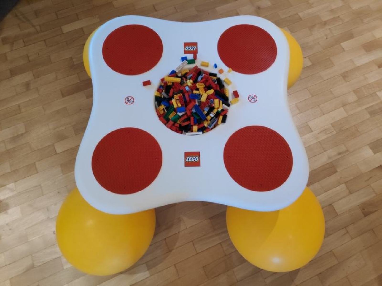 LEGO stol za igru