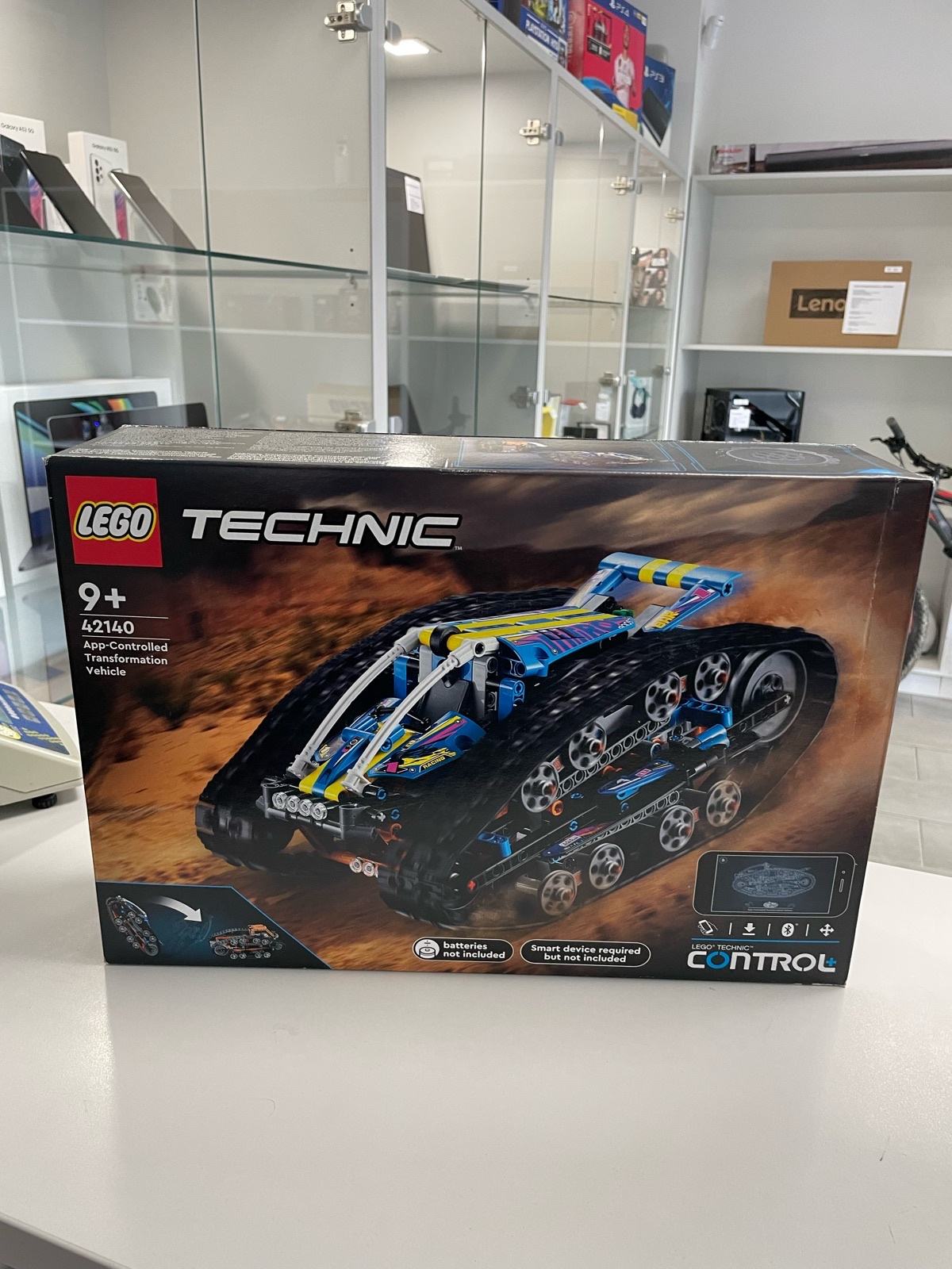 LEGO TECHNIC 42140 - VIŠENAMJENSKO VOZILO, NOVO