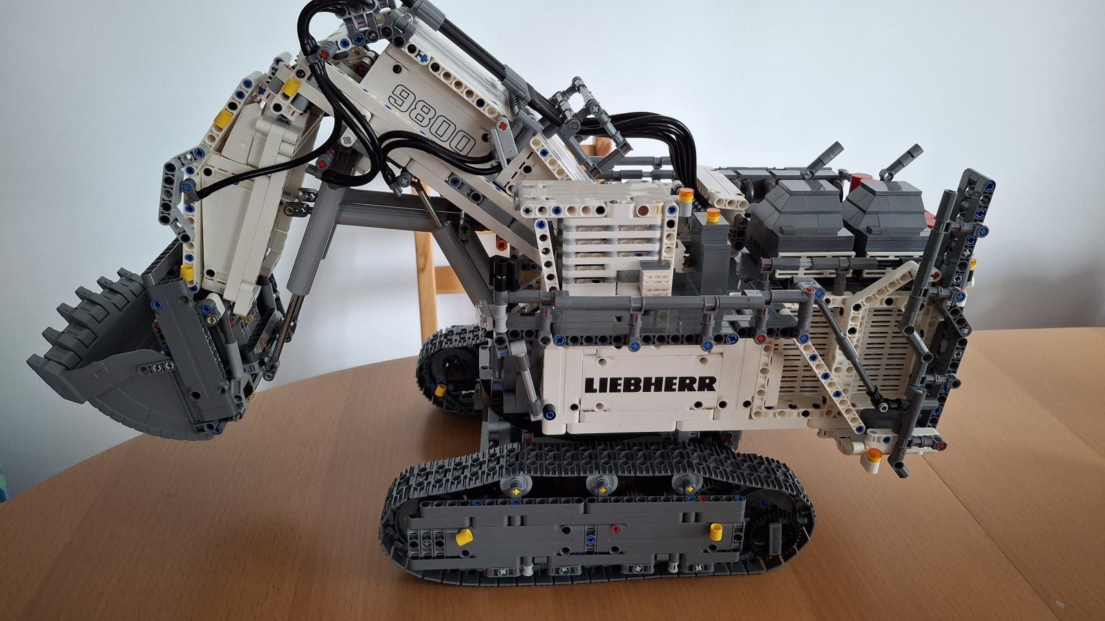 Lego technic Liebherr R 9800 42110