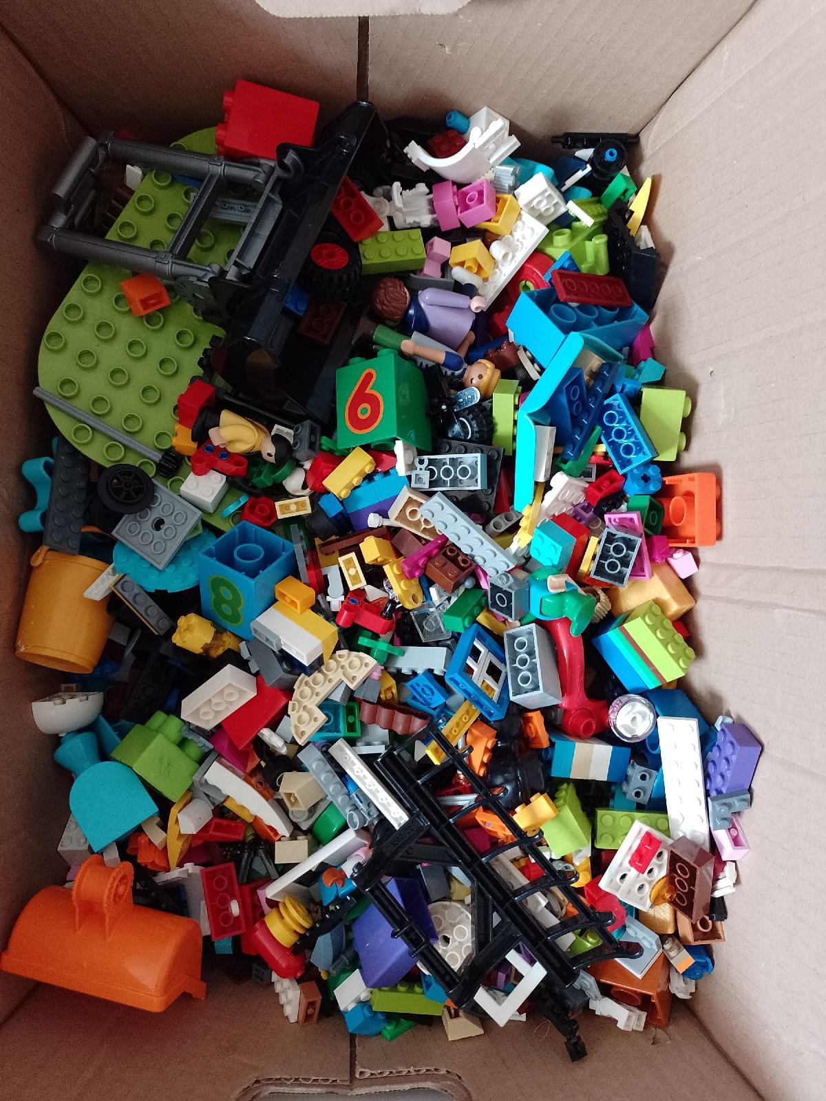 poklanjam Lego kockice