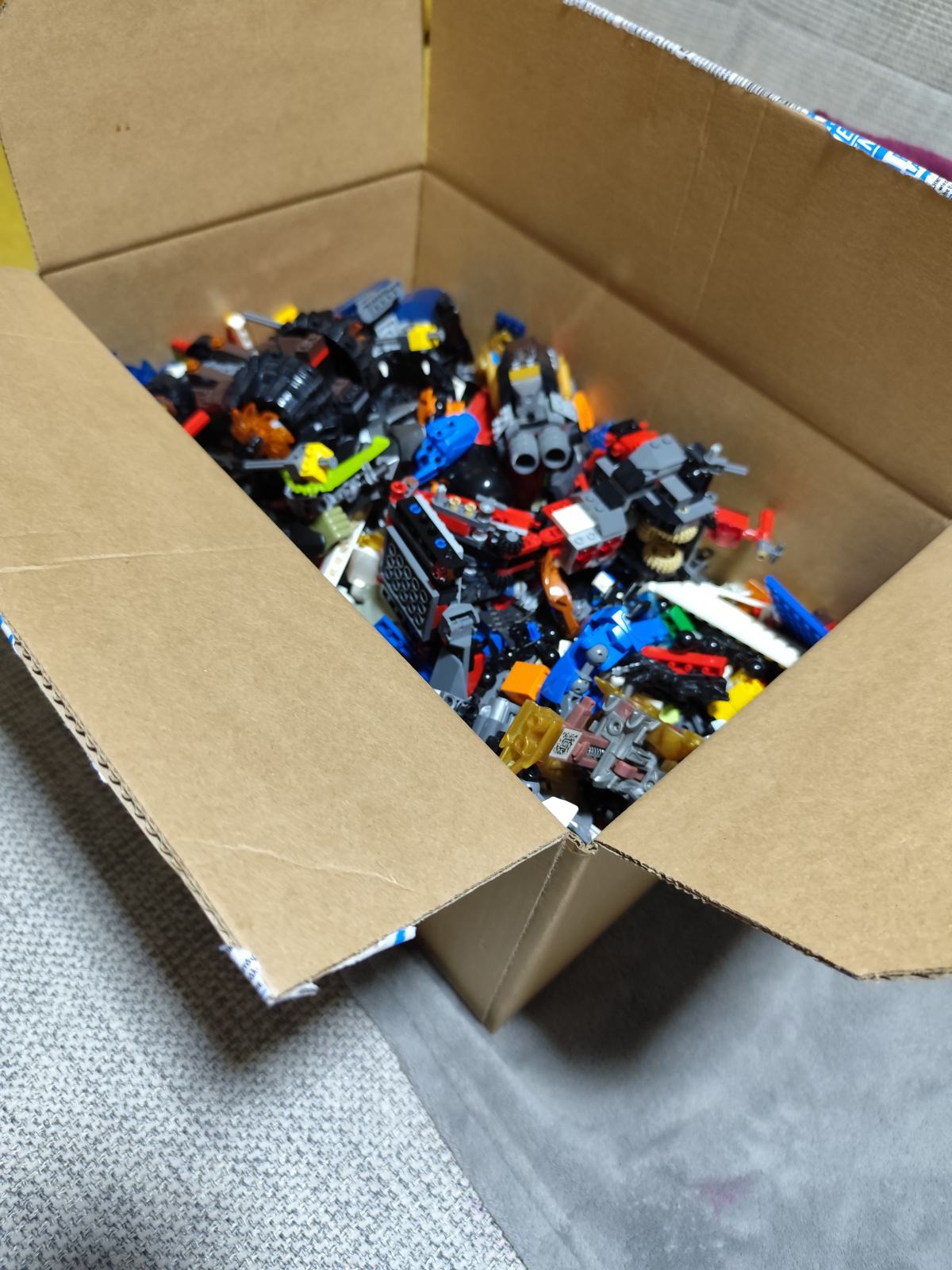 Prodajem 5.5 kg lego kocki