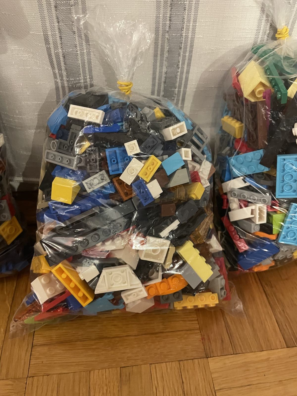 Prodajem mjesane Lego kockice