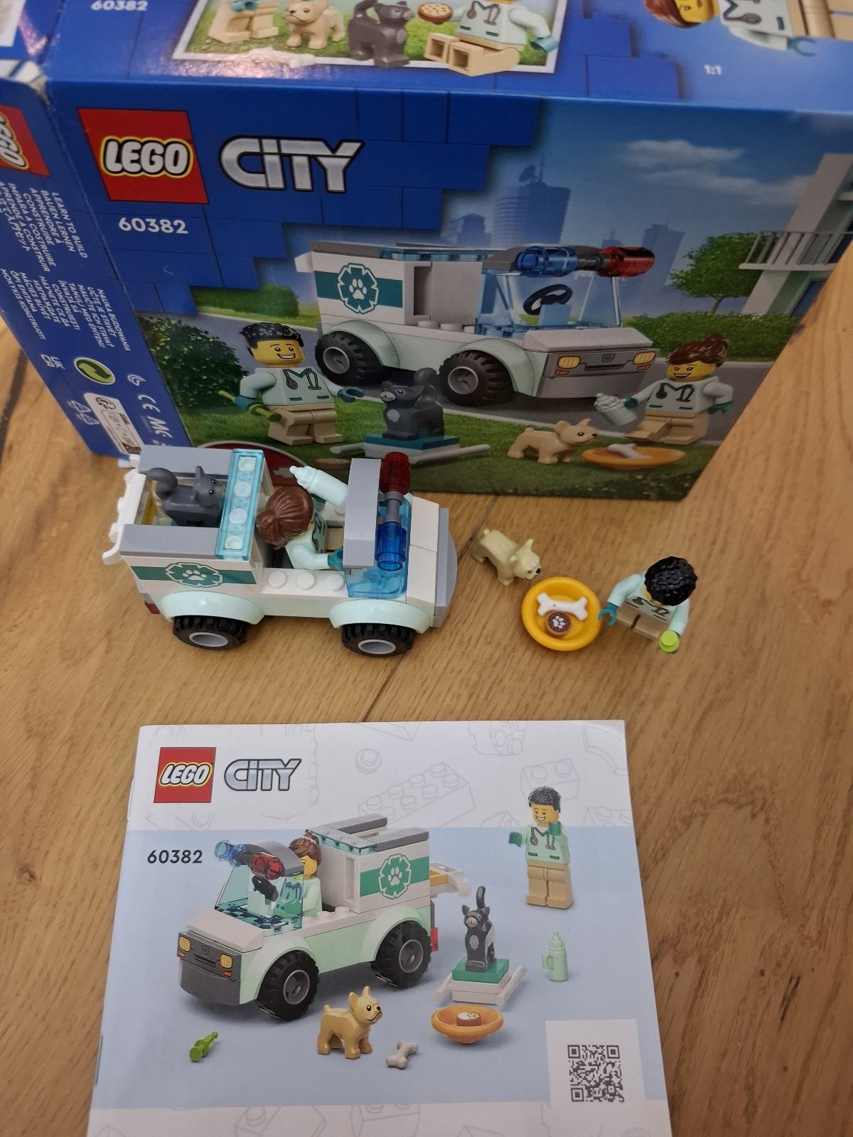 Set LEGO kocke City Vet Van Rescue (60382)