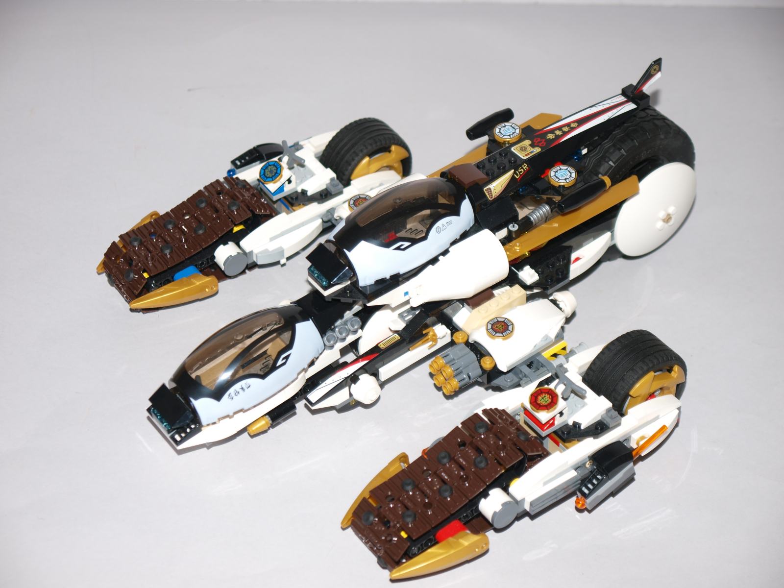 Vozilo iz Lego Ninjago seta 70595
