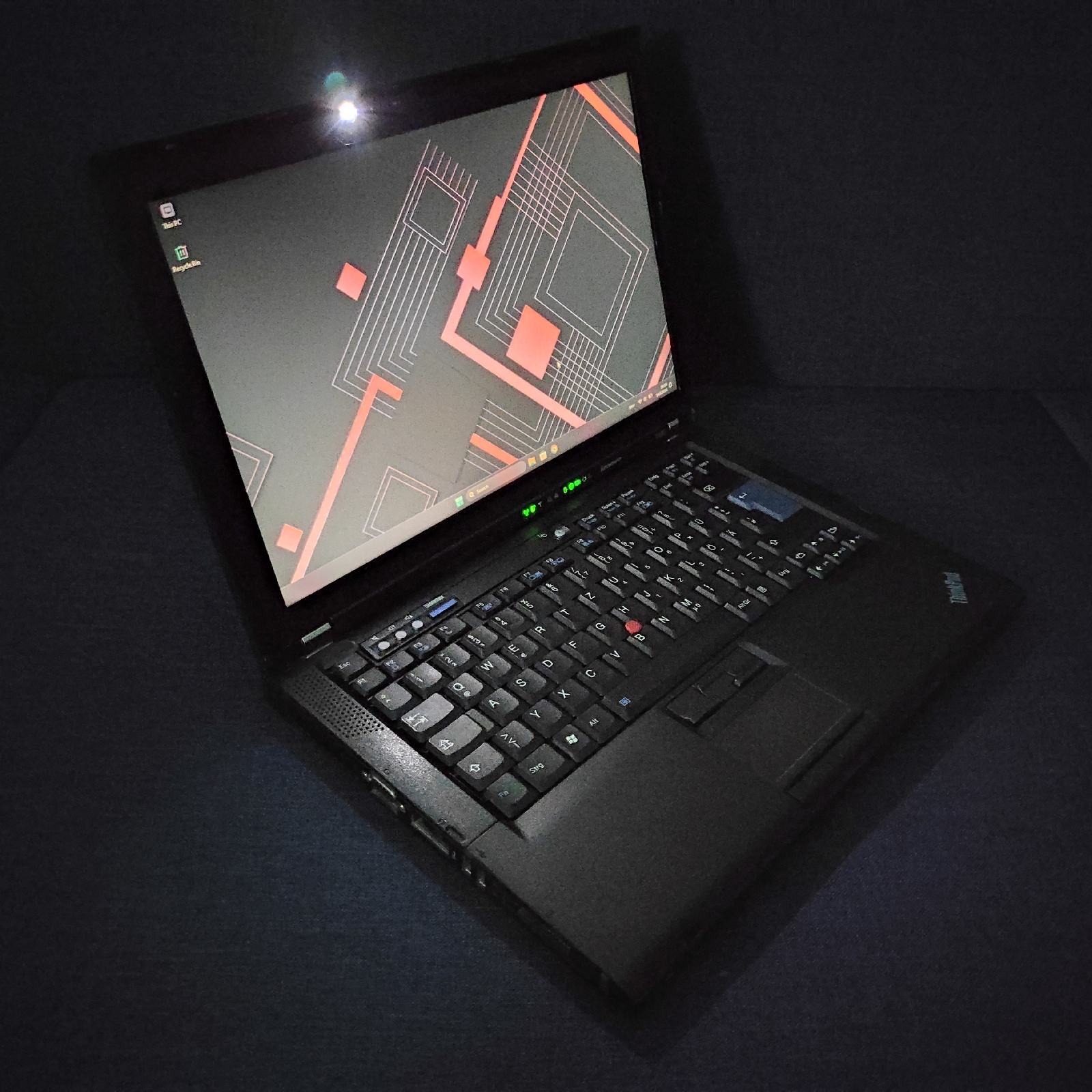 Lenovo ThinkPad T400 14 - Windows 11+Office
