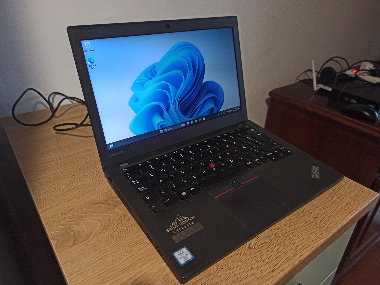 Lenovo ThinkPad X270 * Intel i5-6300U * 8GB DDR4 * 256GB SSD