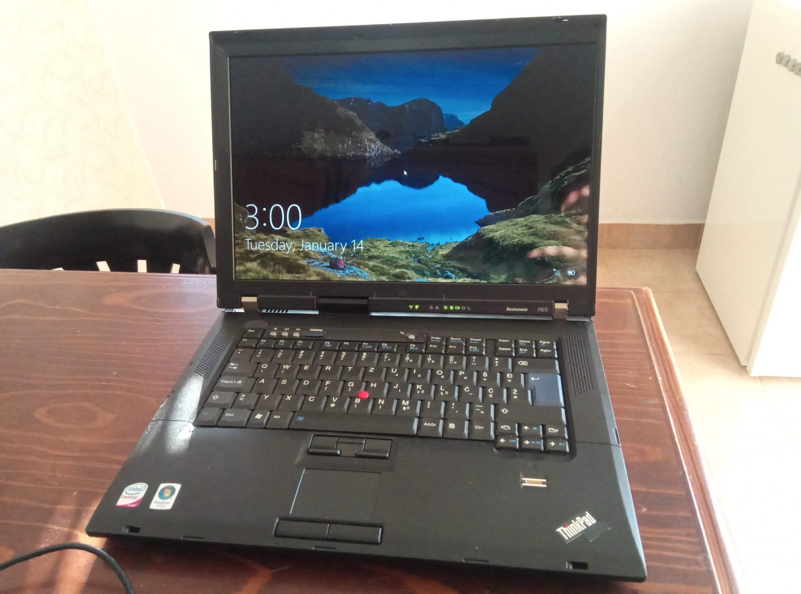Prodaje se Lenovo Thinkpad R61i + torba