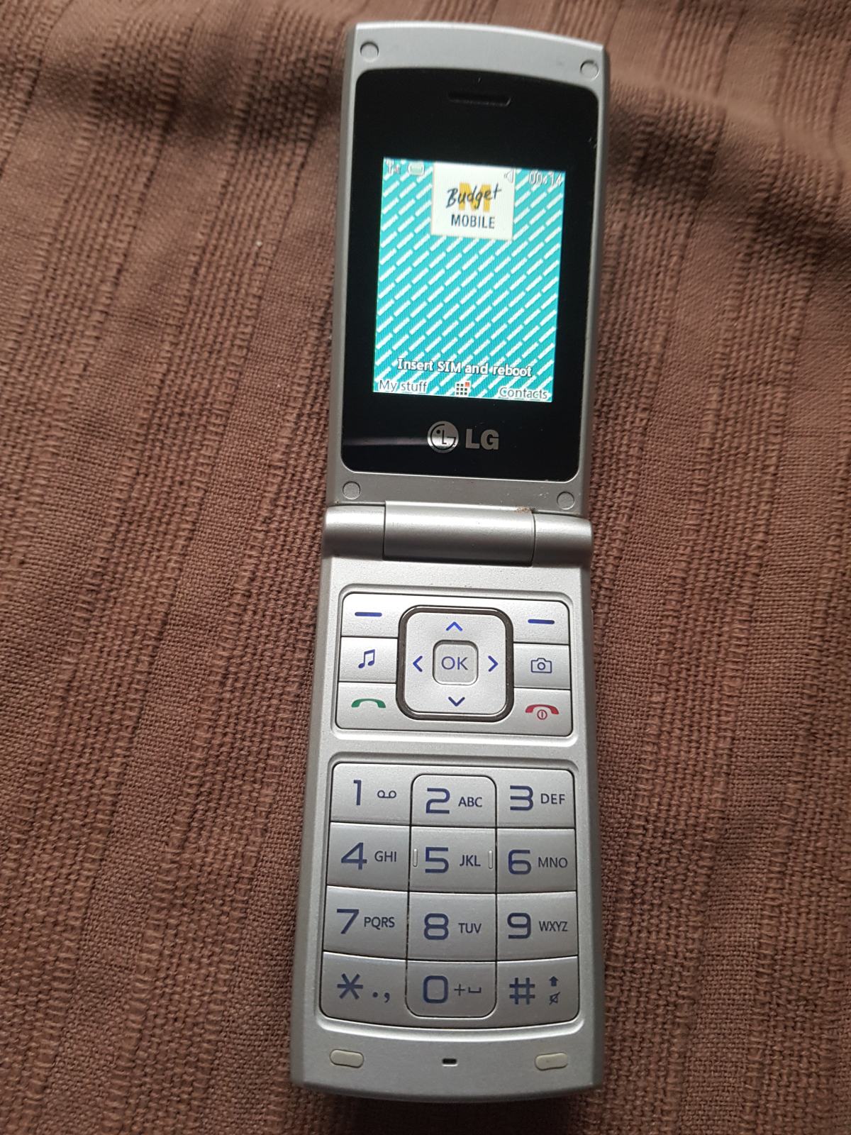 LG A133, sve mreže, sa punjačem ---nema HR meni