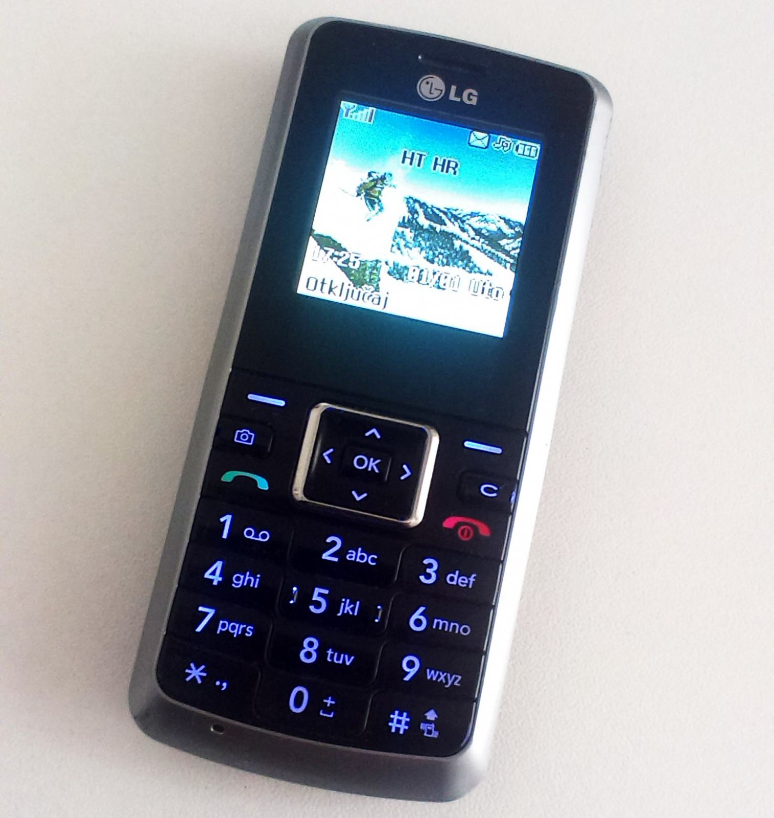 LG KP130 + Baterija LG LGIP-430A
