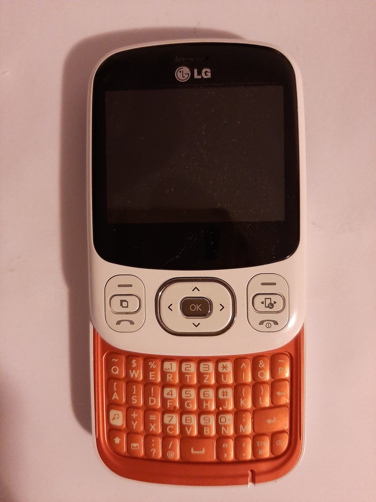 LG MOBITEL - LG - C320 NEISPRAVAN ZA DIJELOVE PRODAJEM