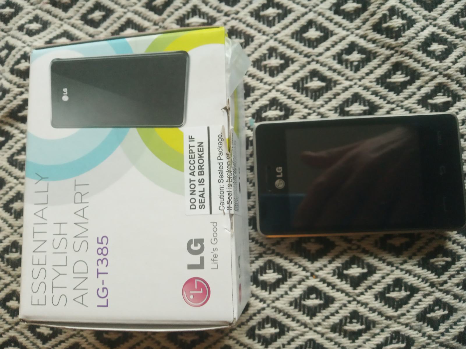 LG T385,091-092 mreže,sa kutijom bez punjača,nekorišten