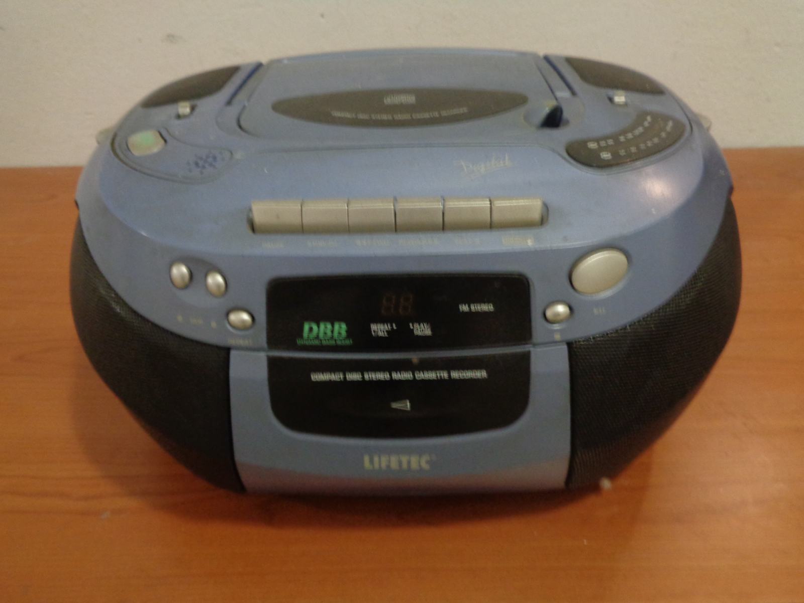 CD RADIO KASETOFON LIFETEC