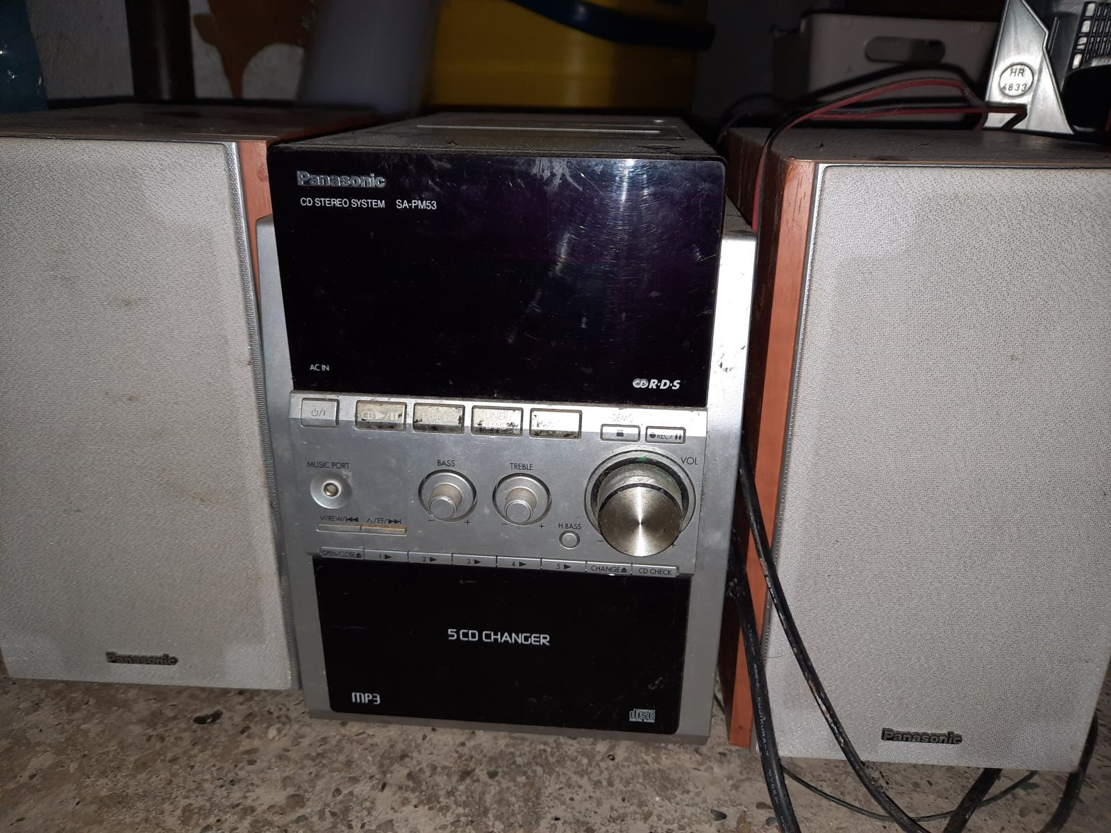 Glazbena linija Panasonic i 2 zvučnika