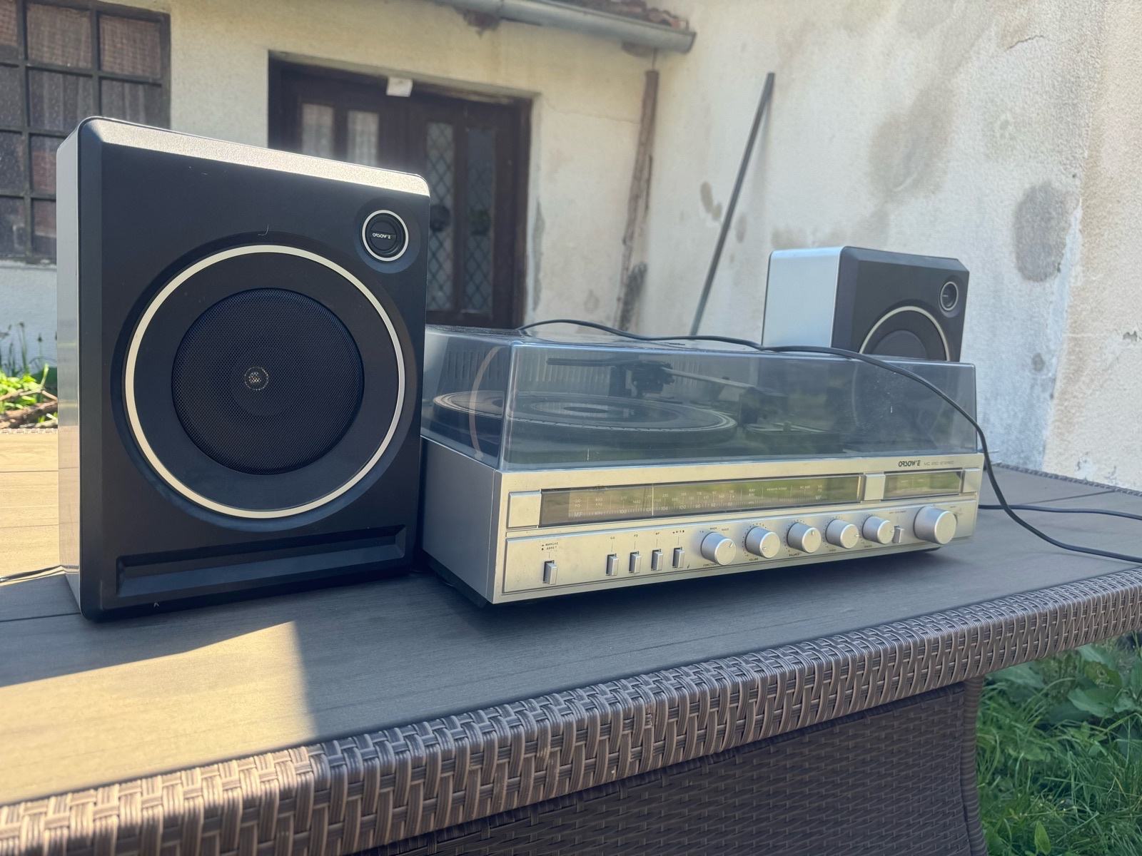 Gramofon sa radijem i kazetofonom