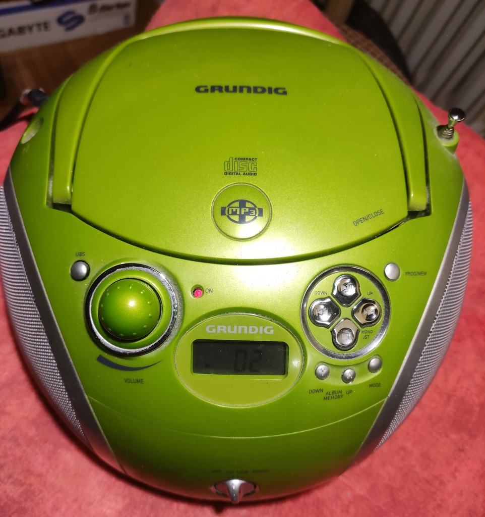 GRUNDIG RADIO, CD MP3 s USB
