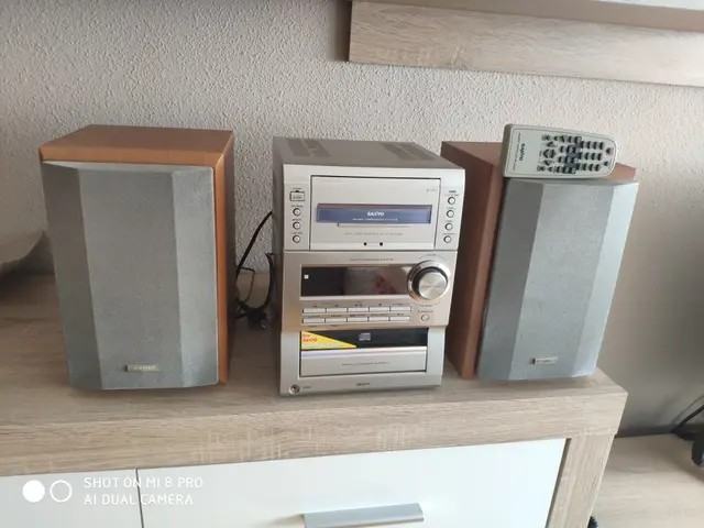 Kompaktna glazbena linija Sanyo