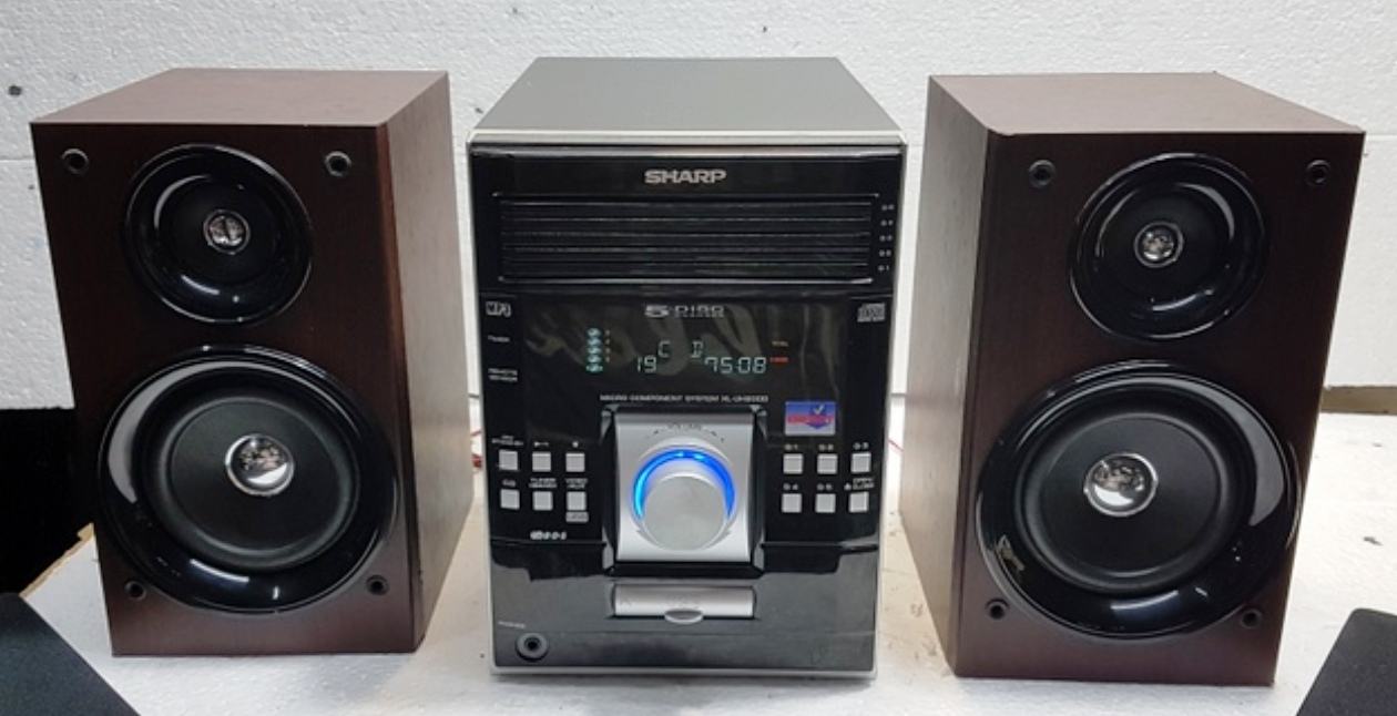LINIJA SHARP XL-UX2000 SA DALJINSKIM I ZVUČNICIMA (ima USB)
