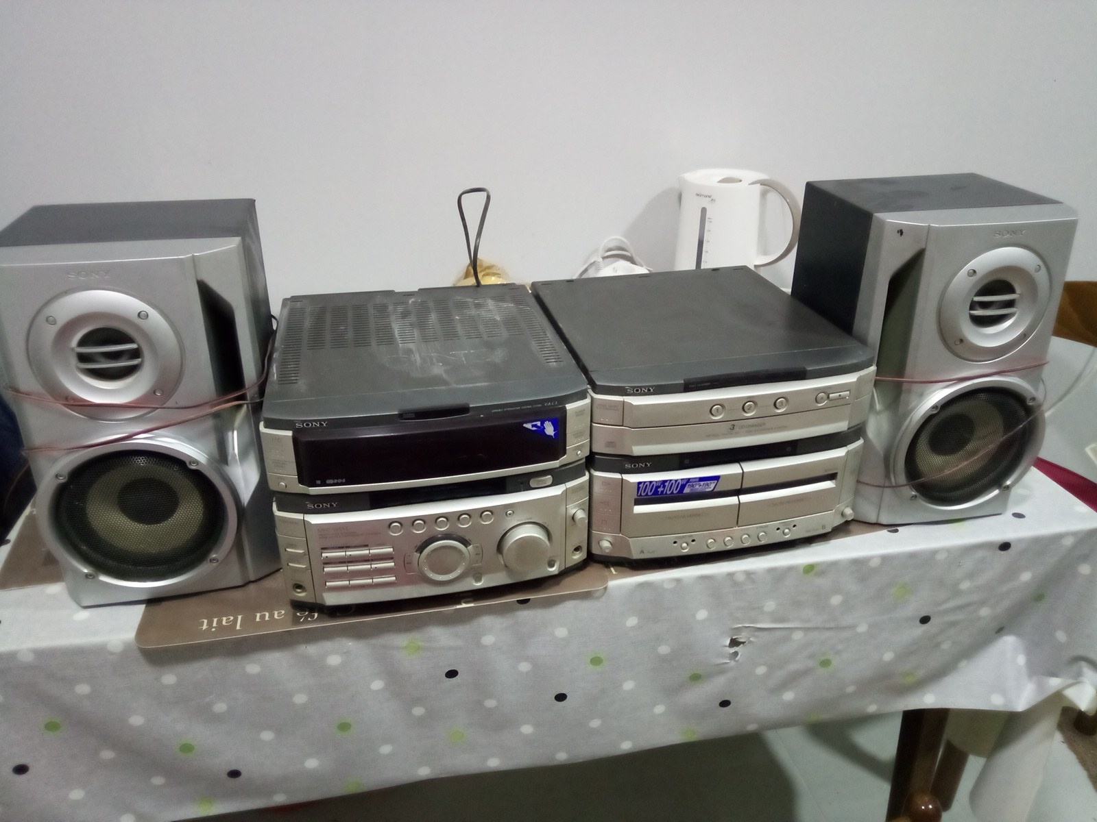 Linija Sony mhc-w555