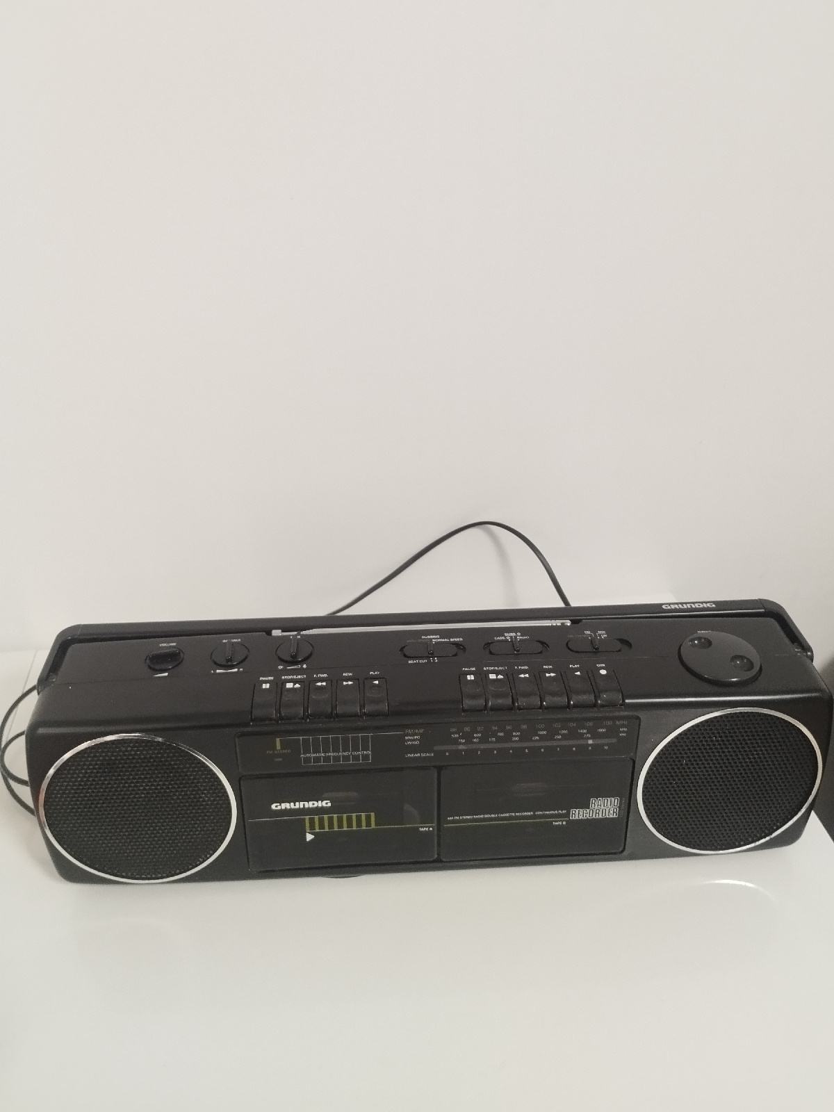 Radio kasetofon GRUNDIG RR1110 (God 1987) Retro-ISPRAVAN