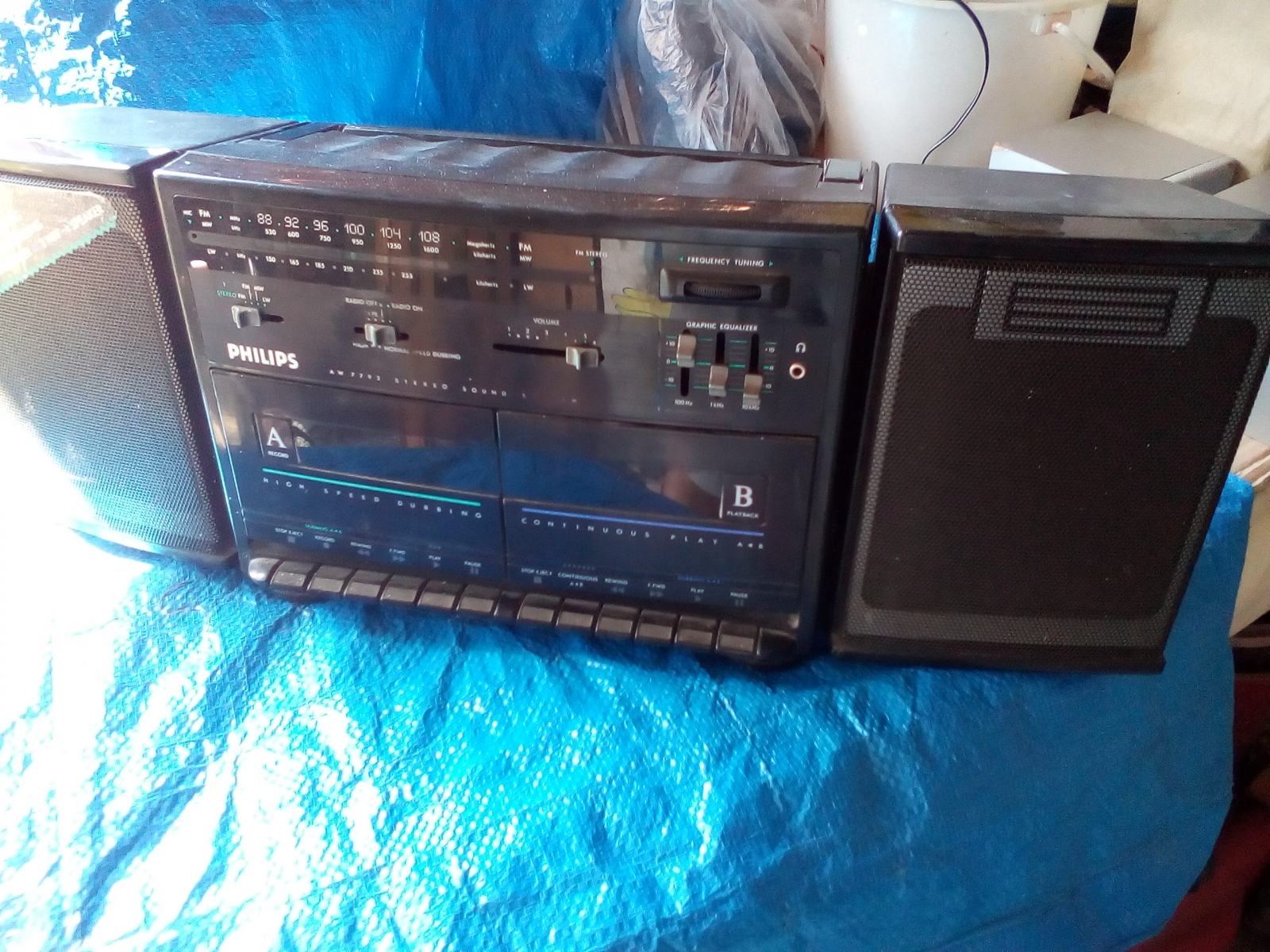 Radio kasetofon PHILIPS