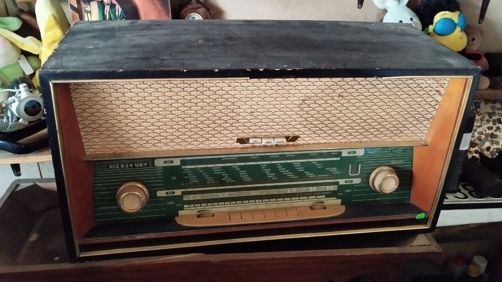 radio lampaš riz 634 .zeleno staklo rijetko .65 e