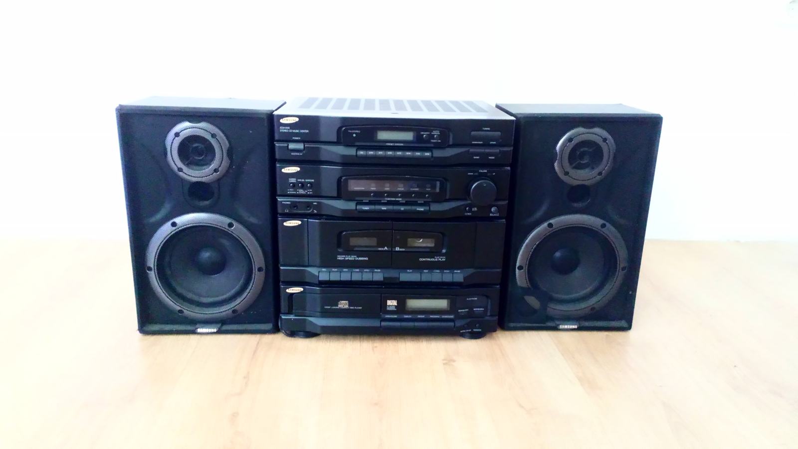 Samsung glazbena linija sa zvučnicima