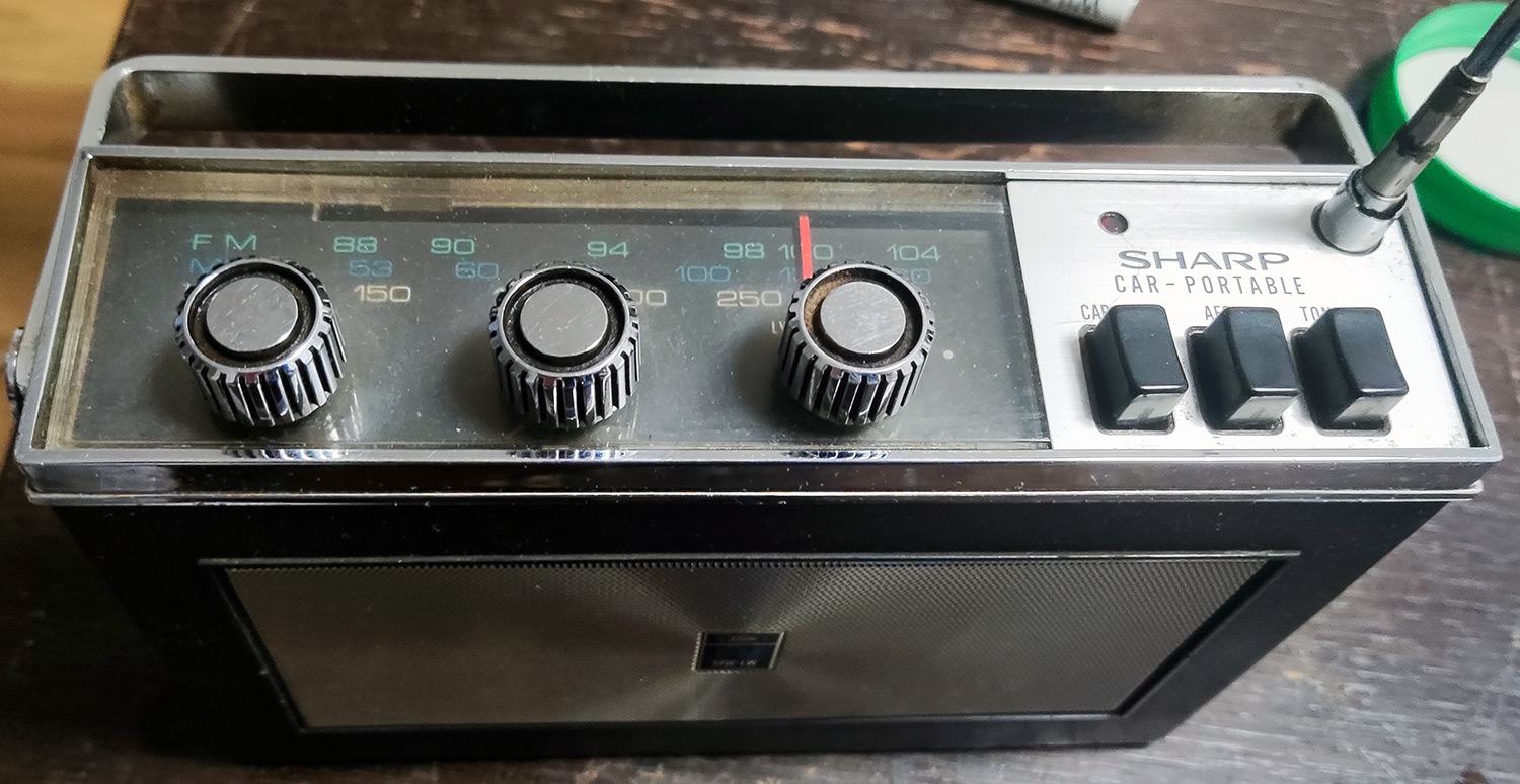 SHARP CAR-PORTABLE radio FYL-30D kombinirano