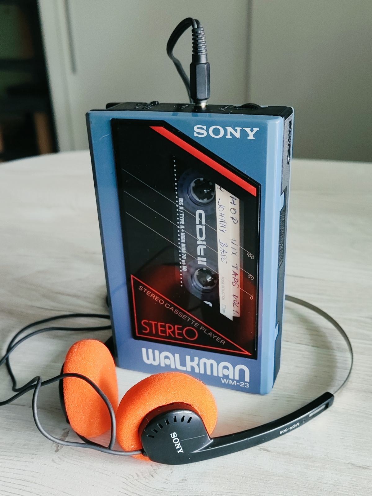 Sony Walkman WM-23 i retro Sony slušalice
