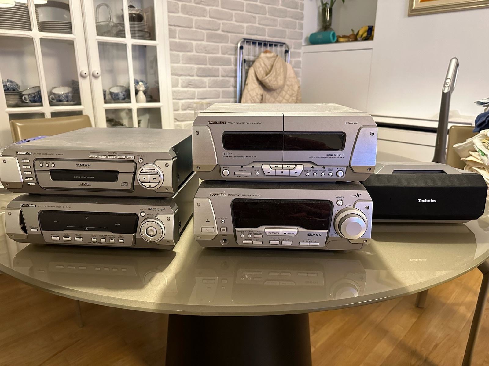 Technics SA EH-750 linija