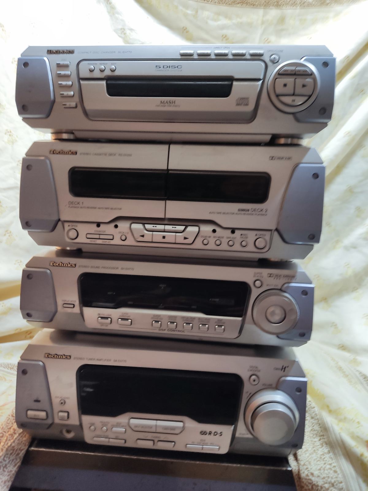 Technics linija SA EH770 ,4 komponente prodajem za 200 E