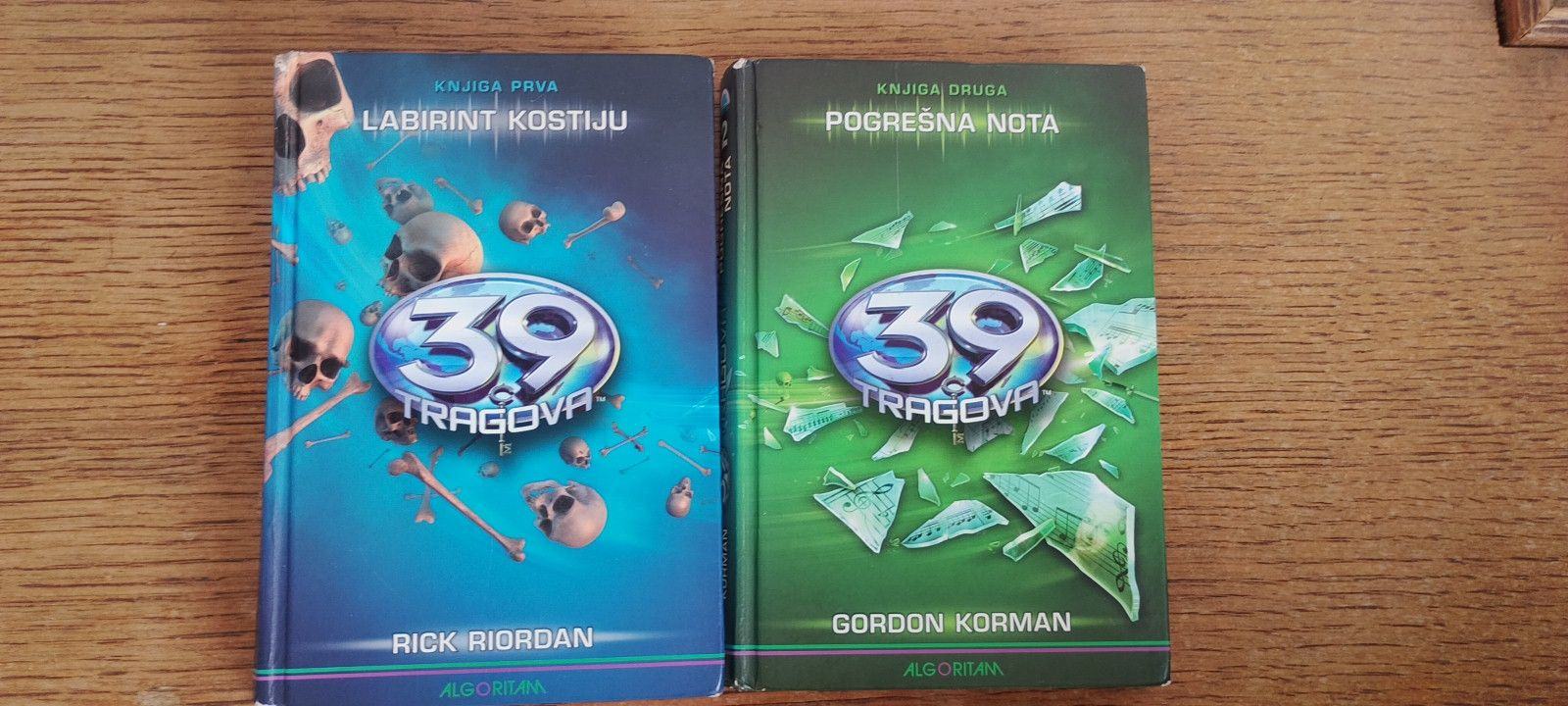 39 tragova -Riordan: LABIRINT KOSTIJU/ Pogrešna nota - Gordon Korman