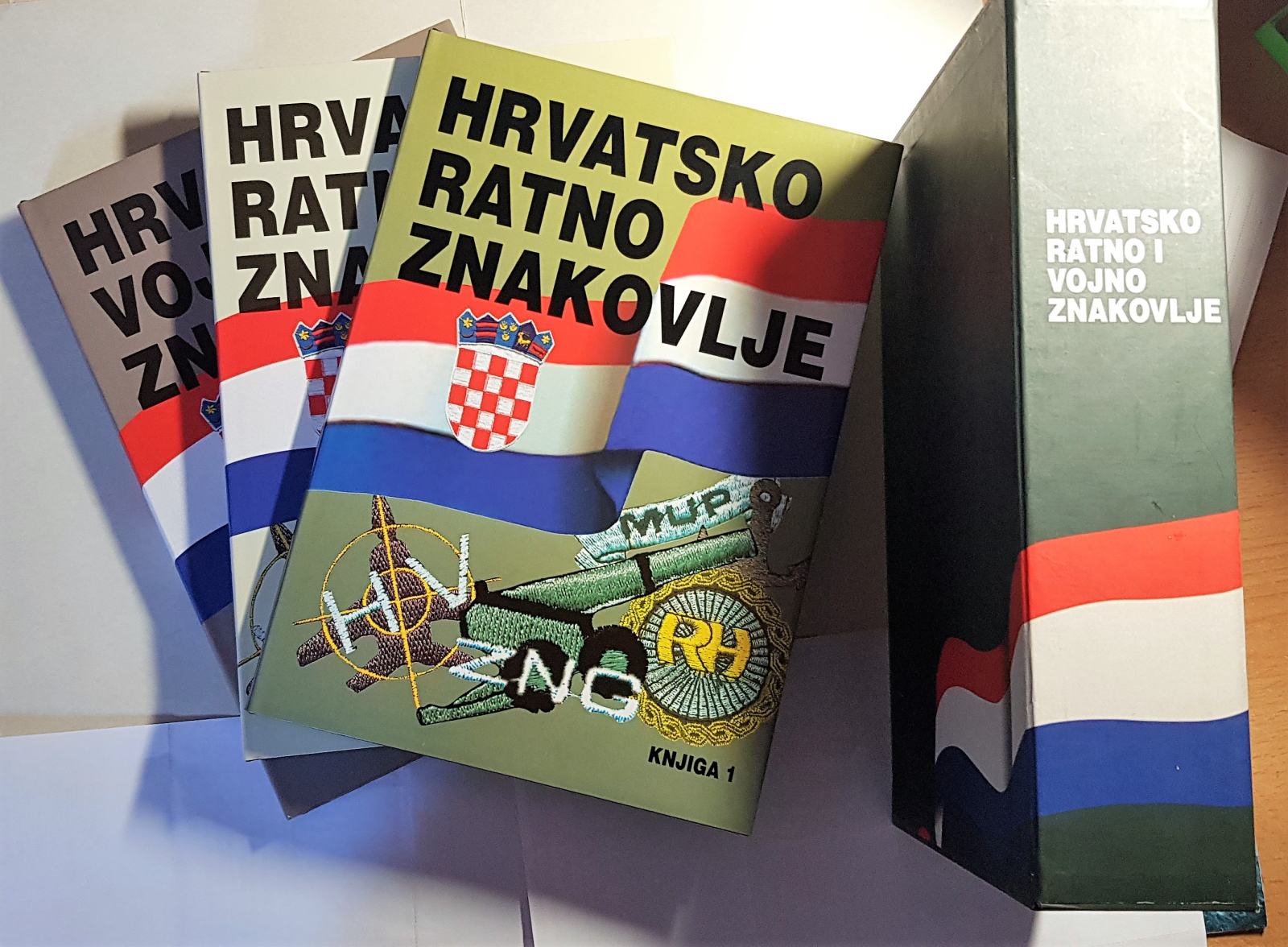 HRVATSKO RATNO I VOJNO ZNAKOVLJE - KOMPLET