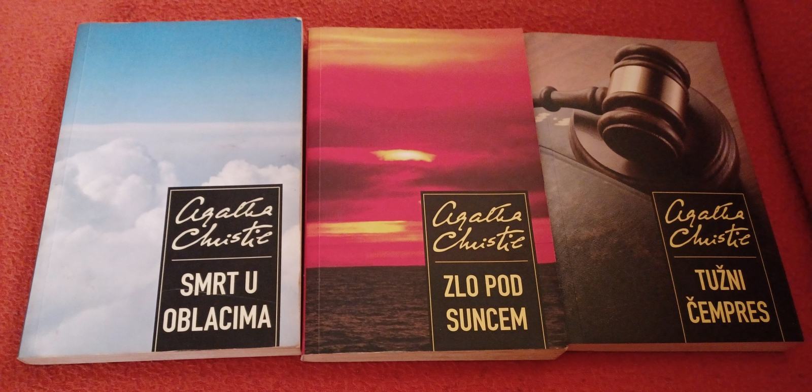 Lot od tri knjige