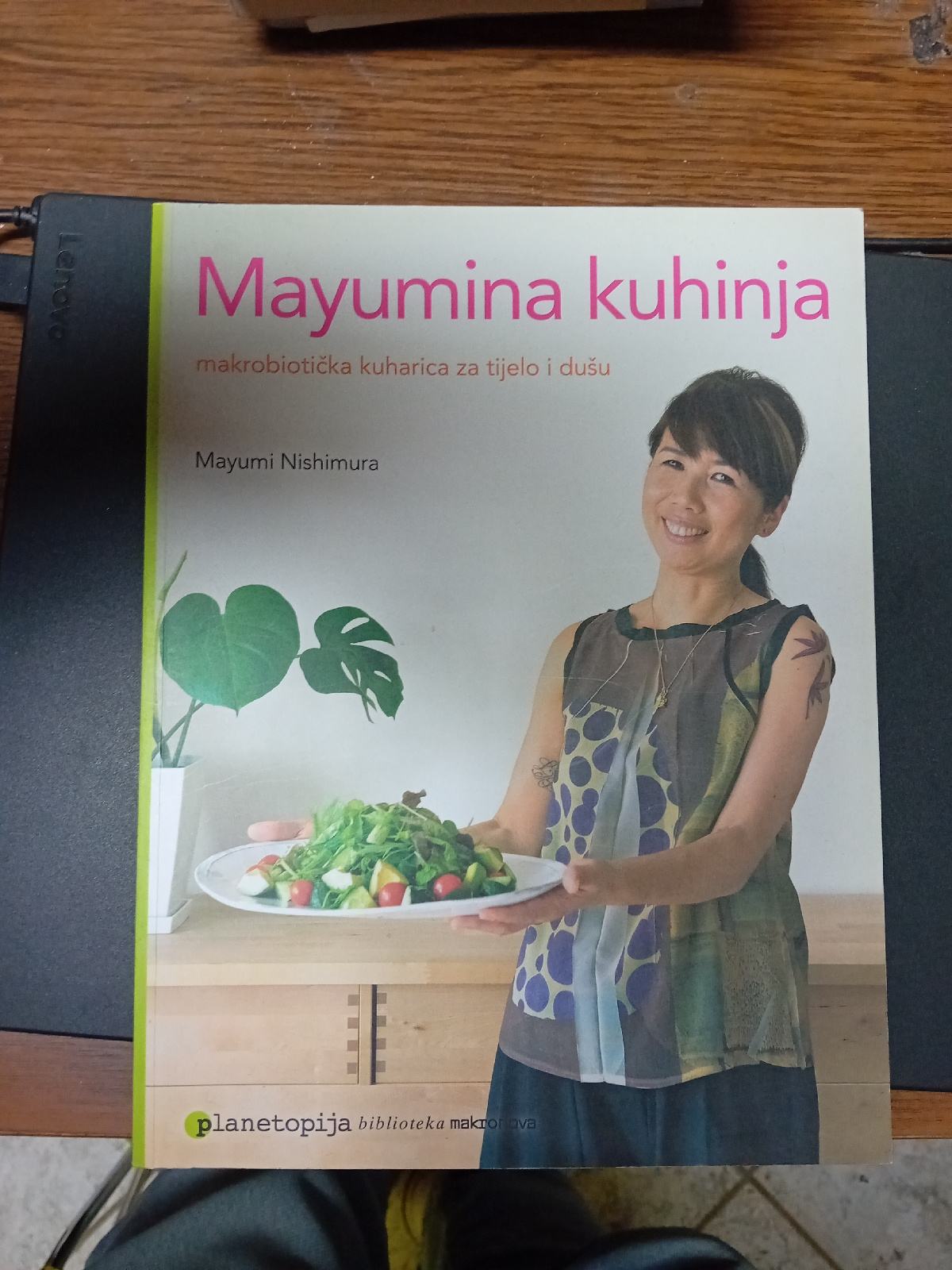 maymi nishimura mayumina kuhinja