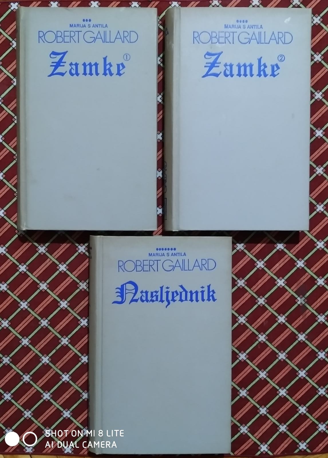 Robert Gaillard: Tri knjige. 6€