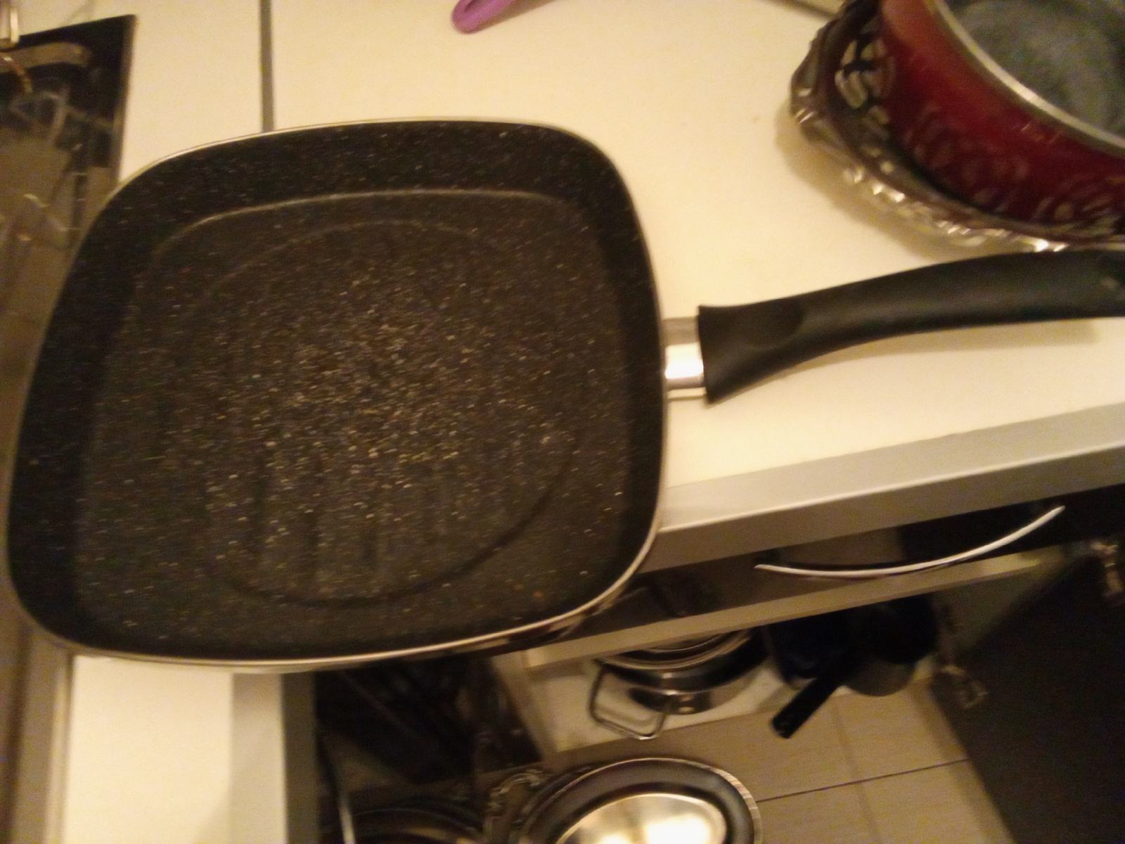 Delimano gril tava.