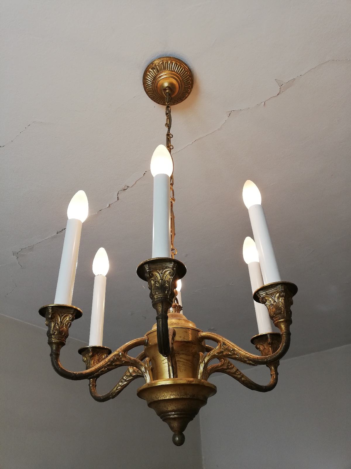 Antikni luster od mesinga