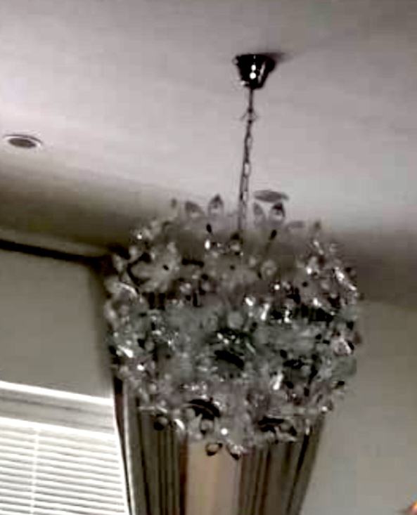 Moderni luster s više lica