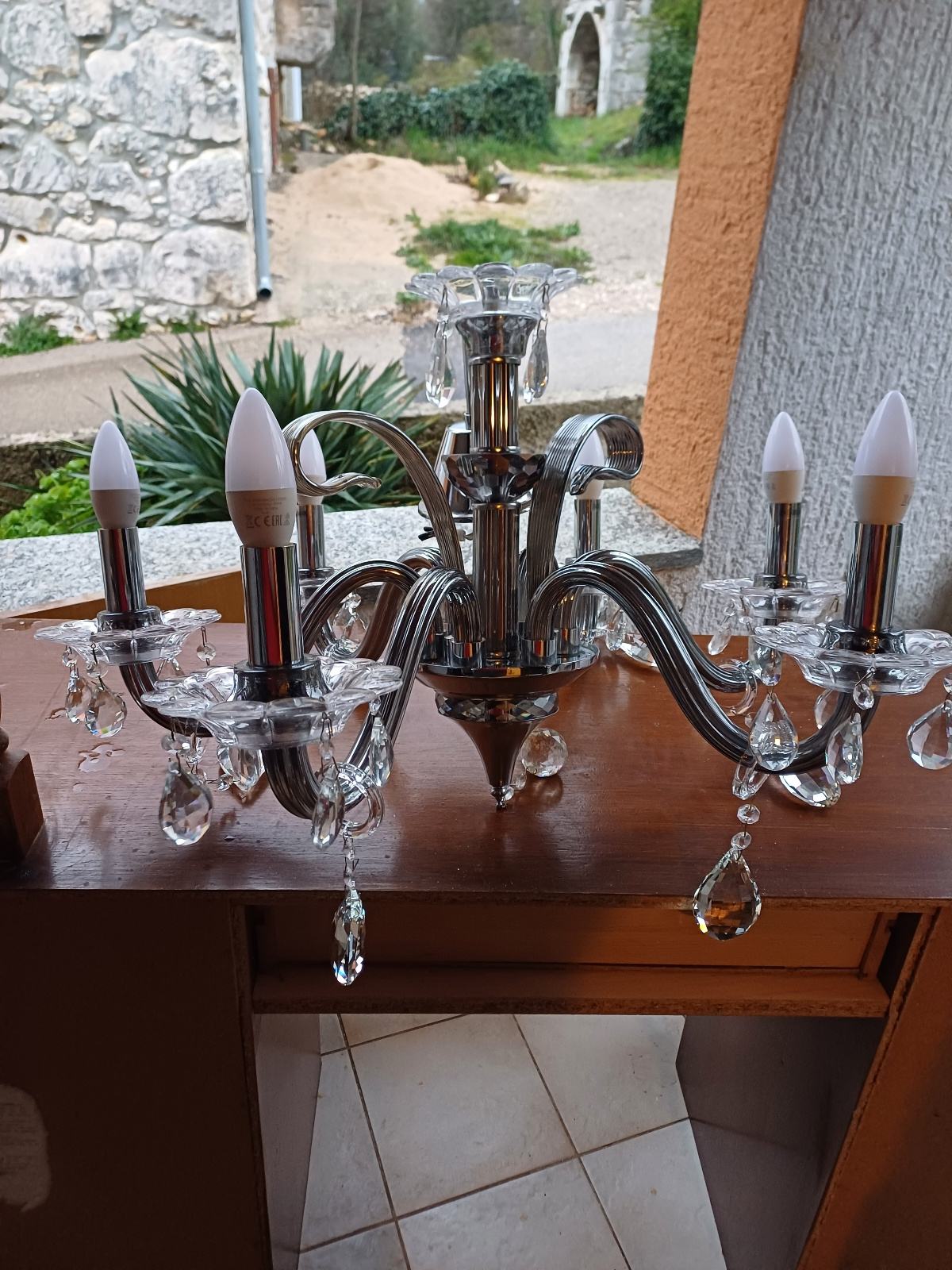 Plastični Kristalni Lusteri i noćne lampe (PROČITAJ OPIS!)